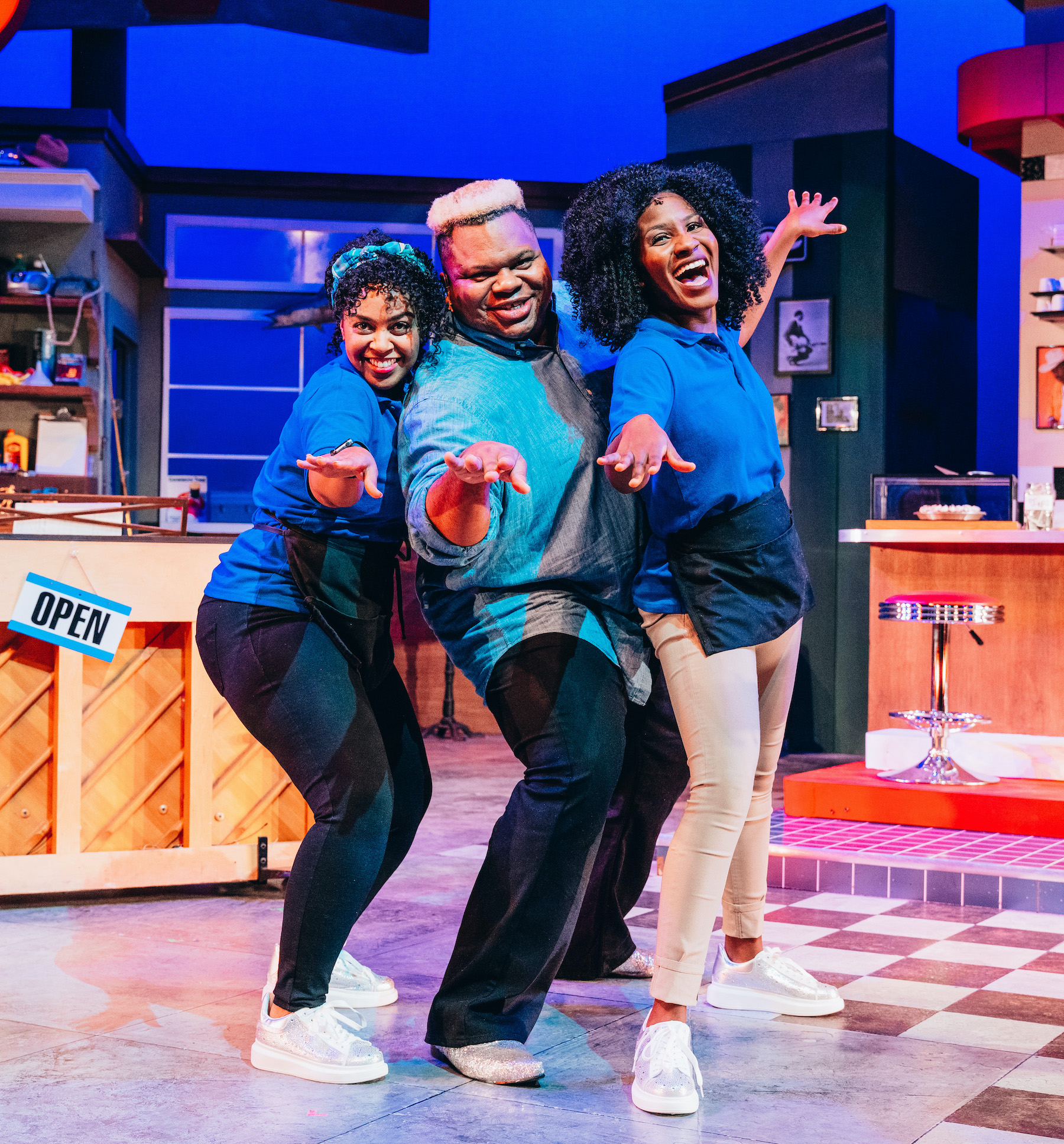 Review “Pump Boys and Dinettes” (Porchlight Music Theatre): Fun-Loving ...