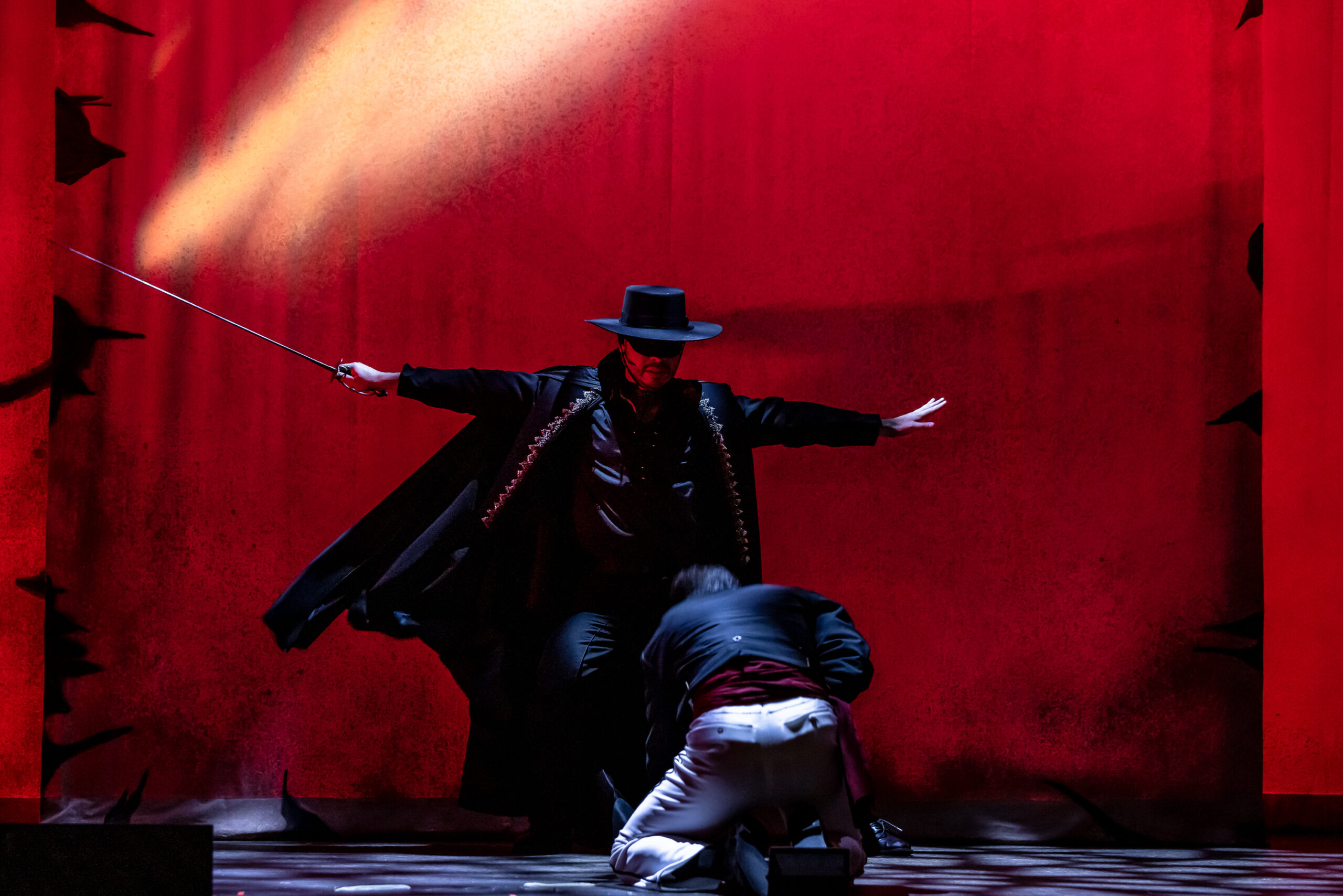 Review “Zorro the Musical” (Music Theater Works): Zesty with a Capital Z